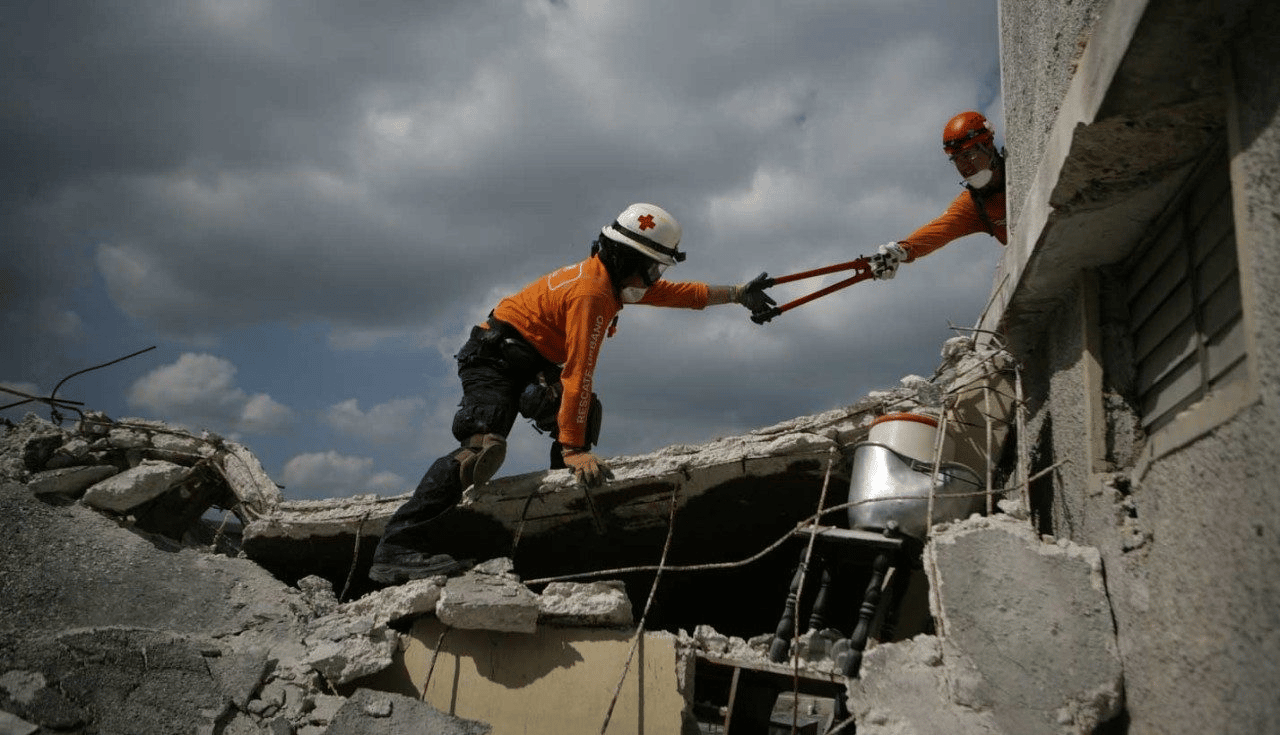Earthquake Preparedness: How to Stay Safe - Go Bag Guide